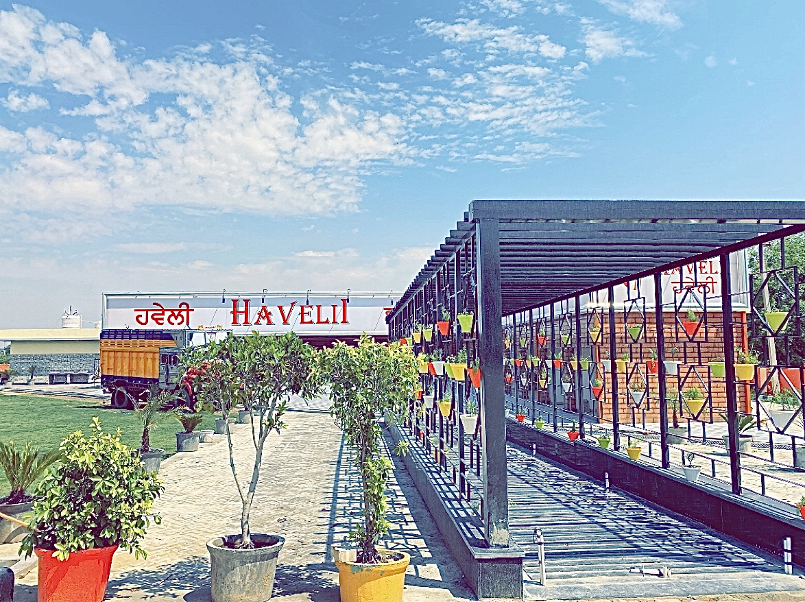 Hisar Havelii | Traditional Punjabi Veg. Restaurant